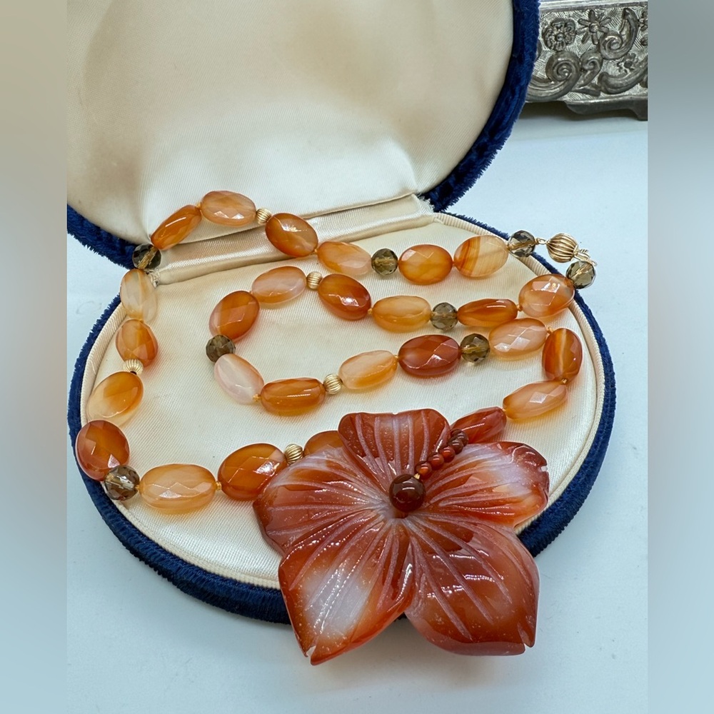 Vintage 14 Kt Carnelian Flower Necklace - Gem